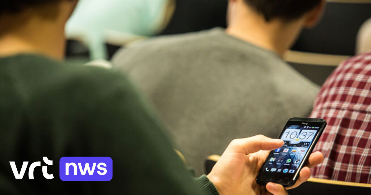Hoe verslaafd aan (mobiel) internet ben jij? | VRT NWS: nieuws