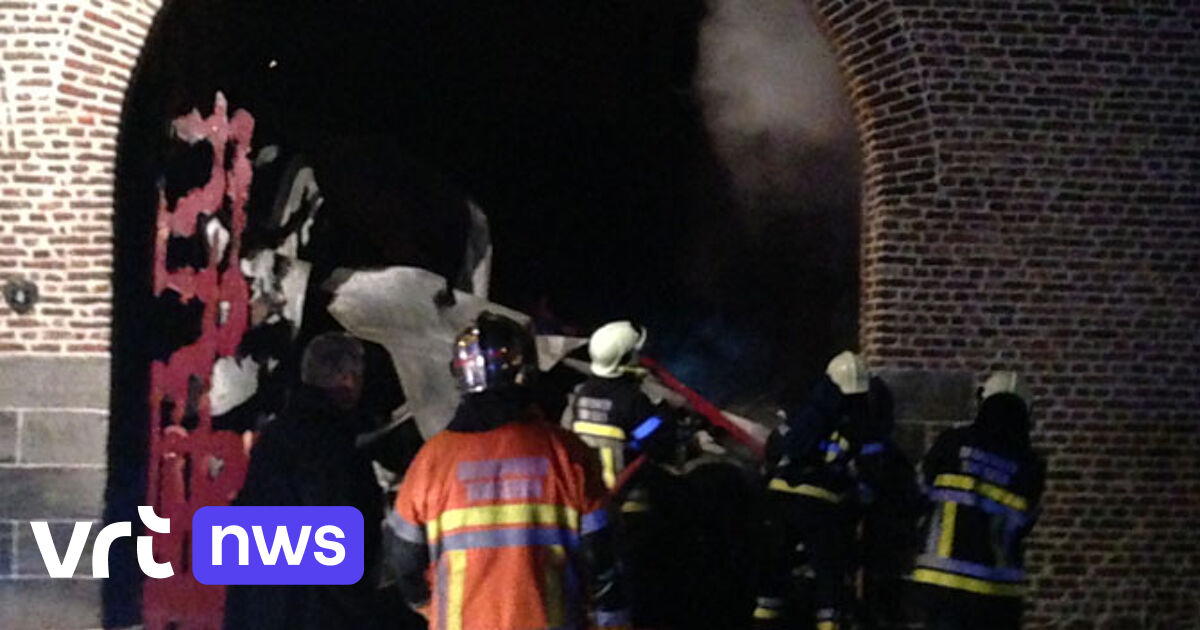 Brand verwoest landbouwbedrijf in Tongeren | VRT NWS: nieuws