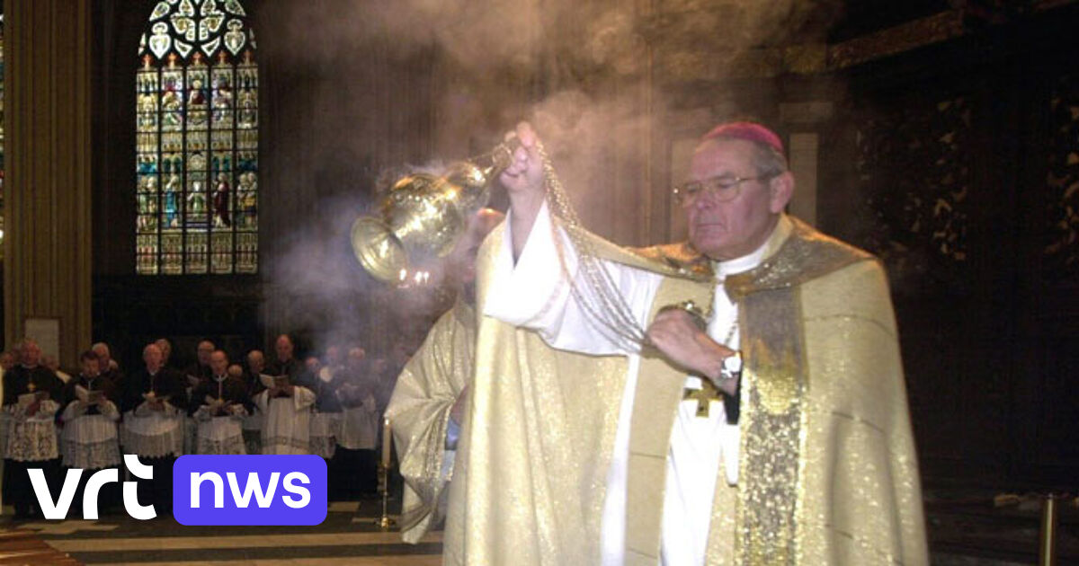 La police saisit l'interview de Vangheluwe | VRT NWS: le site d ...