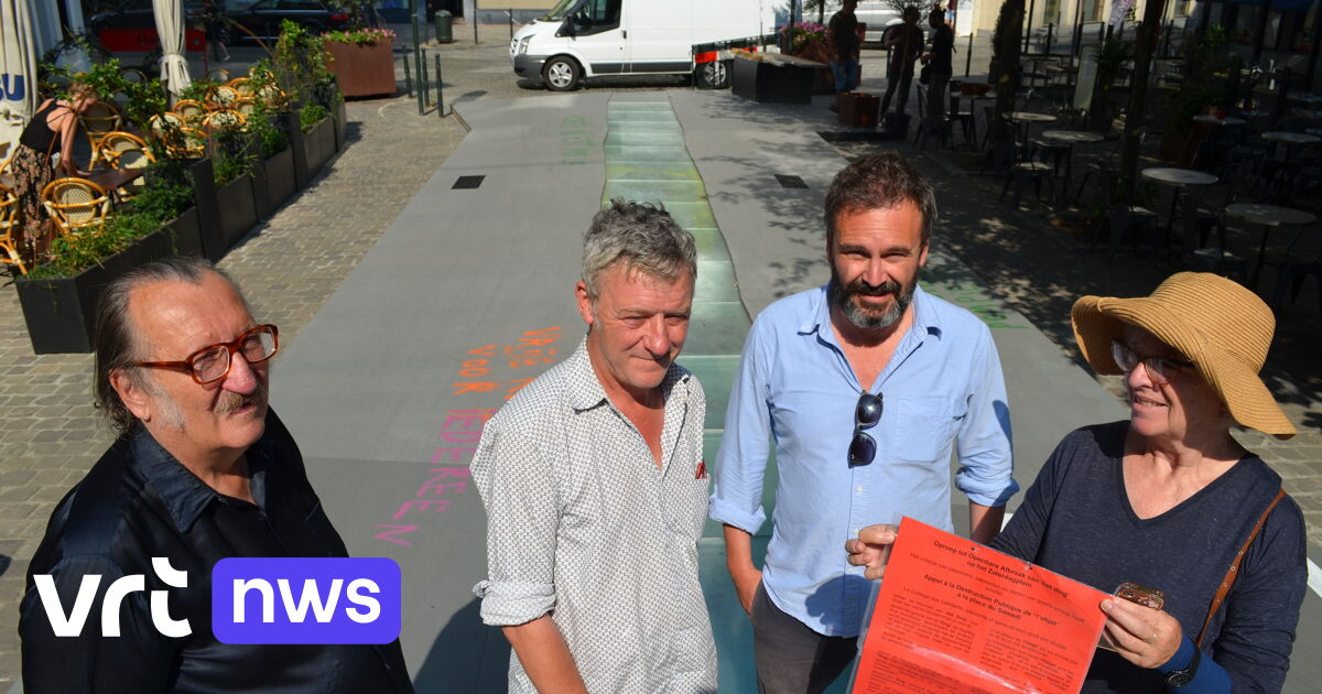 Protest tegen kunstwerk Zaterdagplein | VRT NWS Nieuws
