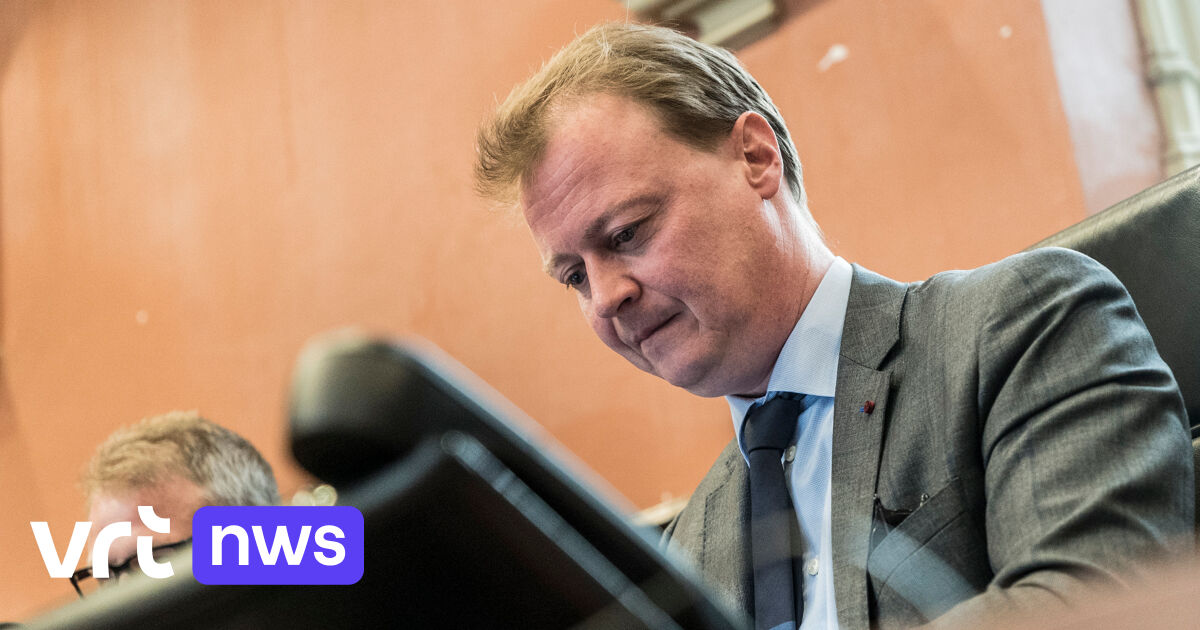 Christophe Peeters (Open VLD Gent): "De maskers zullen nog afvallen ...