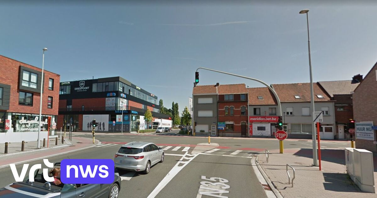 Nieuwe verkeerslichten op kruispunt in Deinze na week weer afgeschaft | VRT NWS: nieuws