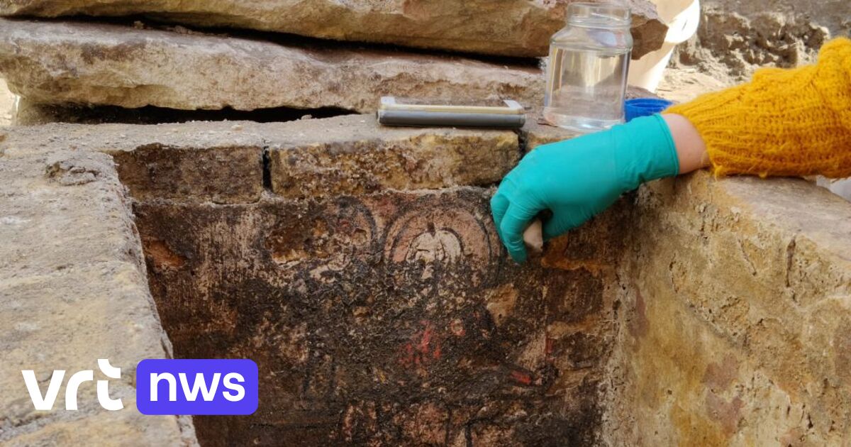 Beschilderde grafkelder uit de middeleeuwen ontdekt in Brugge | VRT NWS: nieuws