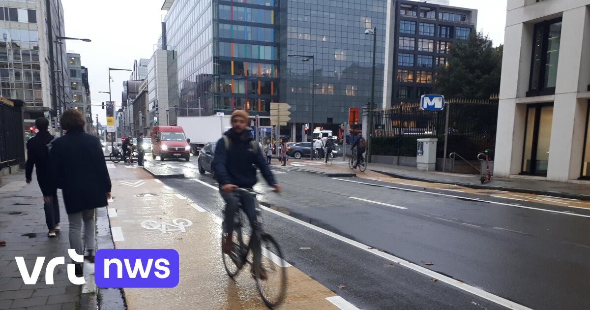 Nieuw stukje fietspad maakt Wetstraat in Brussel veiliger voor fietsers ...