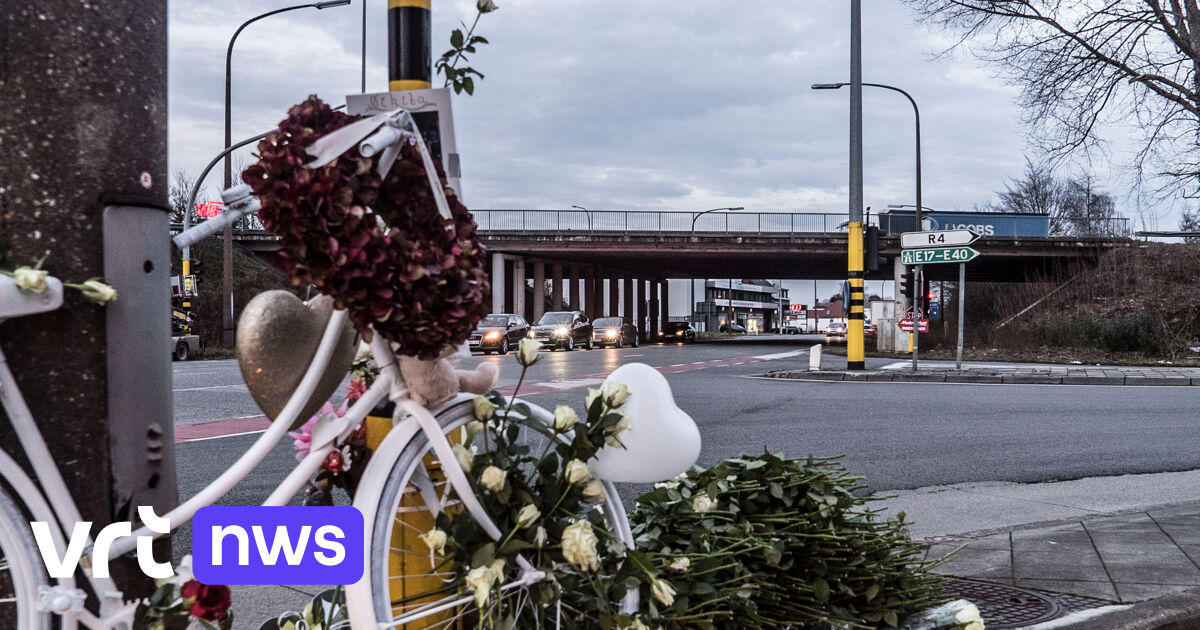 "Zwart" kruispunt in Oostakker wordt 4 jaar na dodelijk fietsongeval heraangelegd | VRT NWS: nieuws