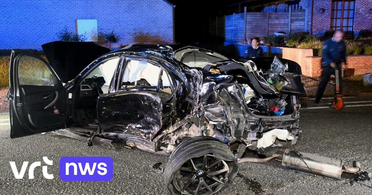 4 gewonden bij frontale botsing in Brandhoek bij Vlamertinge | VRT NWS: nieuws