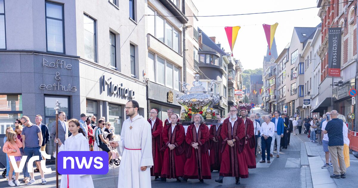 Jaarlijkse Processie van Plaisance trekt door Geraardsbergen | VRT NWS ...