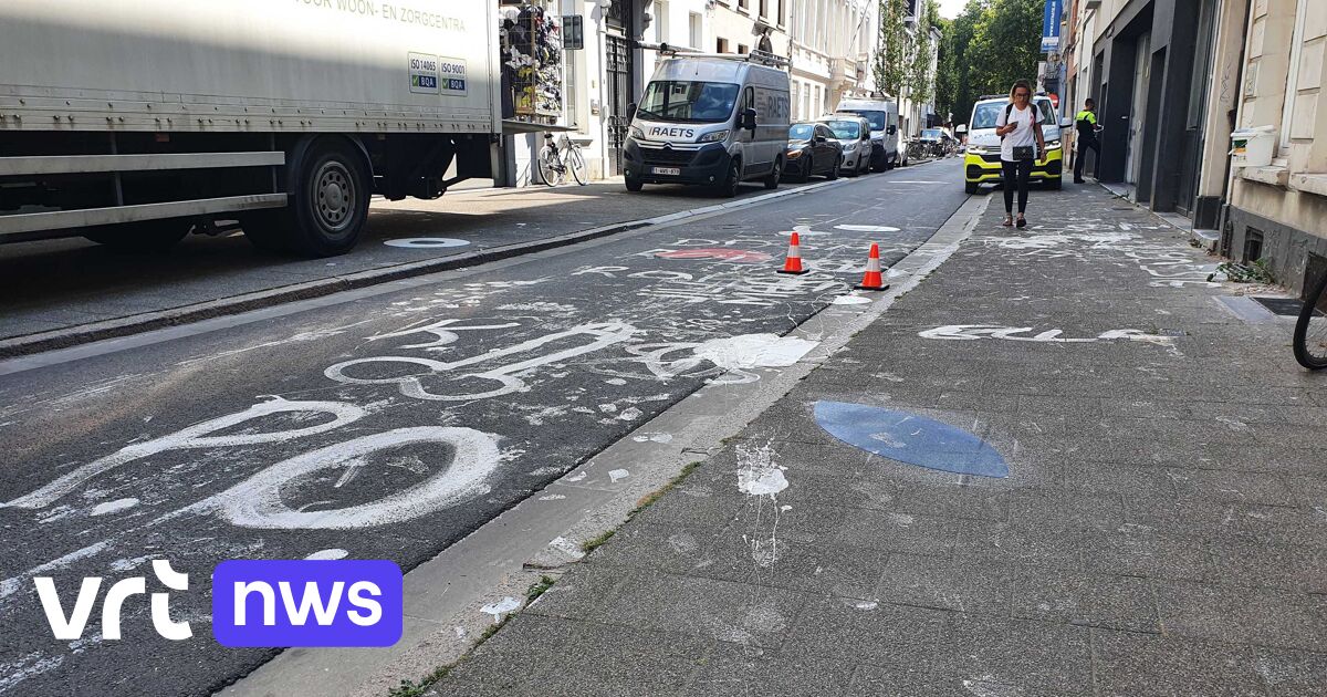 Vandalen bekladden straat met witte verf in studentenbuurt in Antwerpen ...