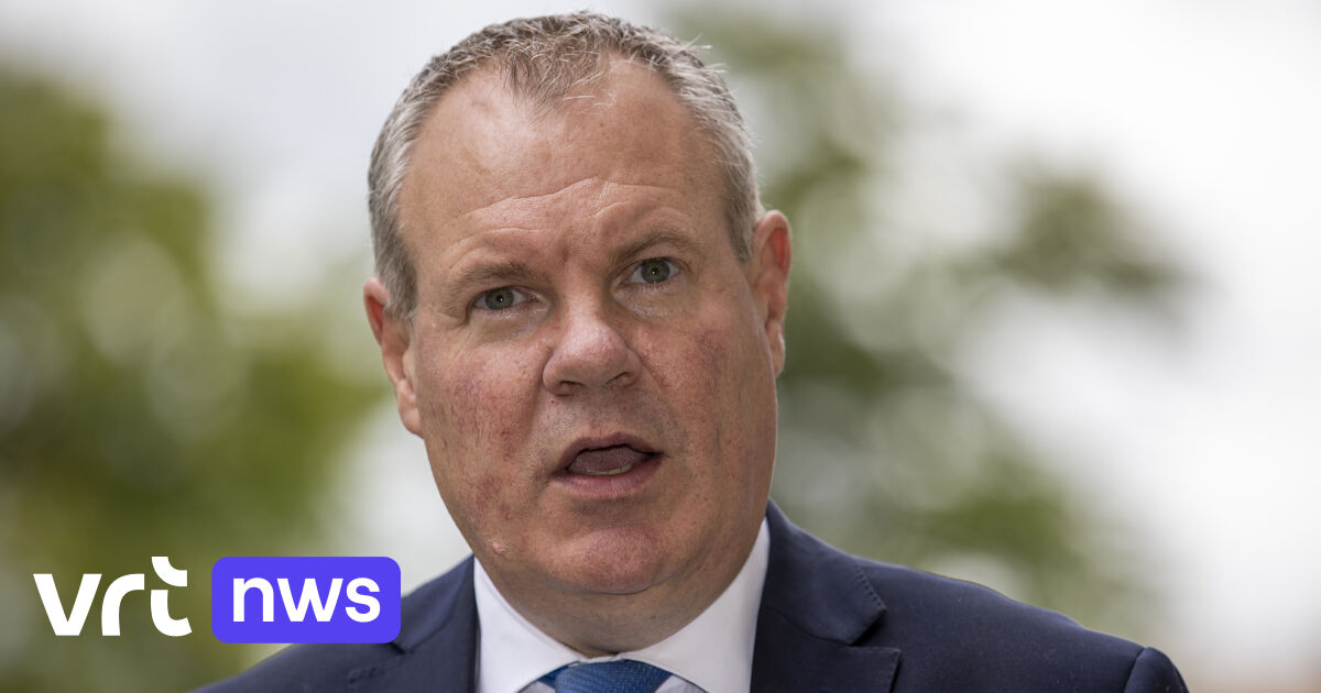 Conor Burns staat (opnieuw) op straat als minister in Verenigd ...