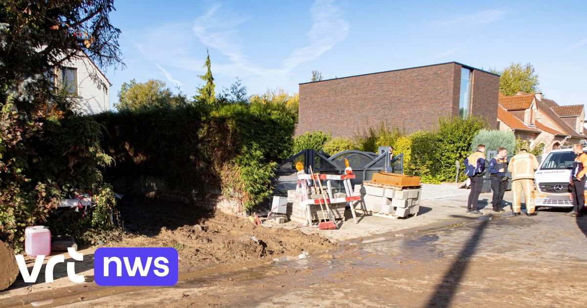 Arbeider gered uit open rioolput in Denderhoutem nadat hij onder modder ...