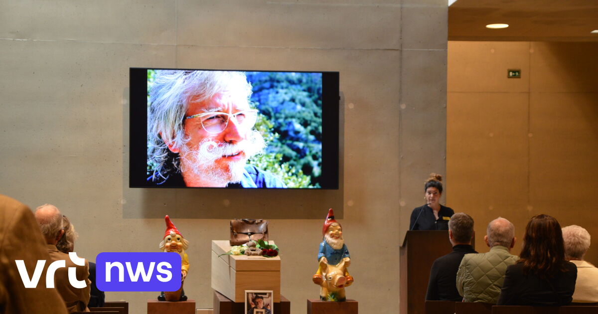 Familie en vrienden nemen afscheid van filmregisseur Julien Vrebos met ...