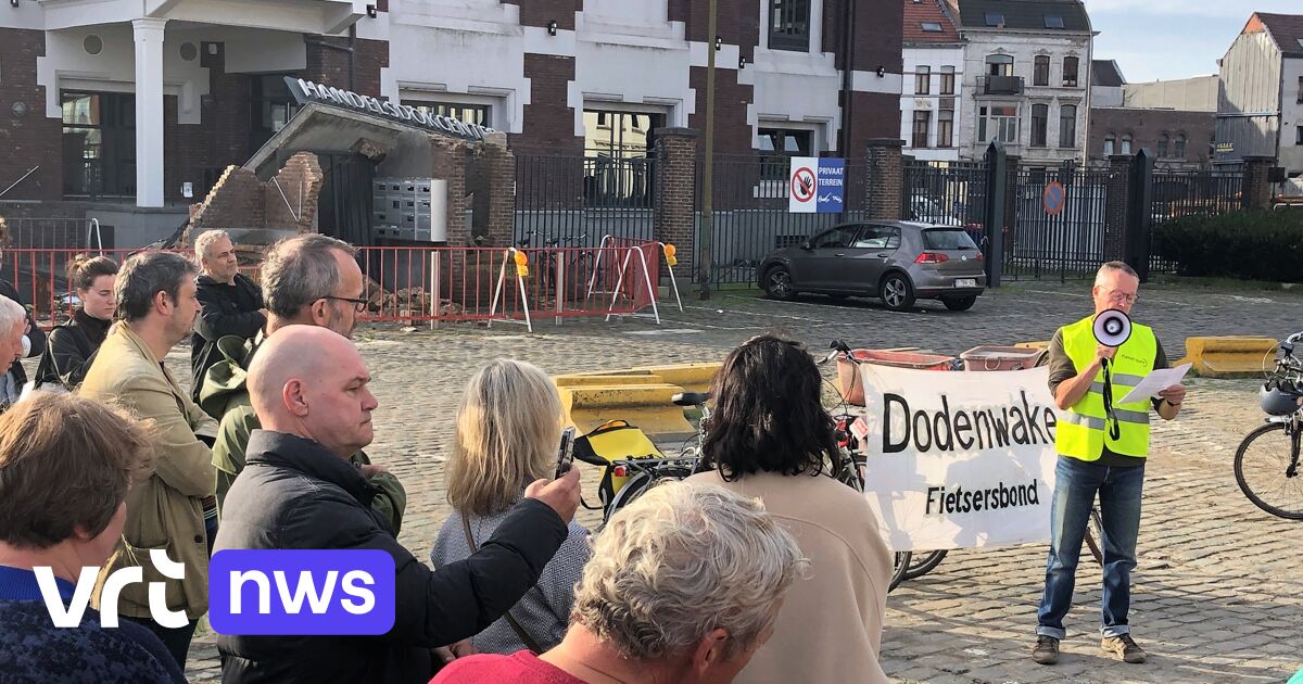 Fietsersbond houdt dodenwake voor 22e dodelijke fietsslachtoffer in Gent sinds 2010 | VRT NWS ...