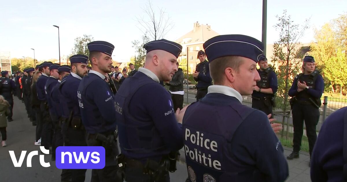 Oost-Vlaamse agenten vormen mee erehaag voor neergestoken Thomas ...