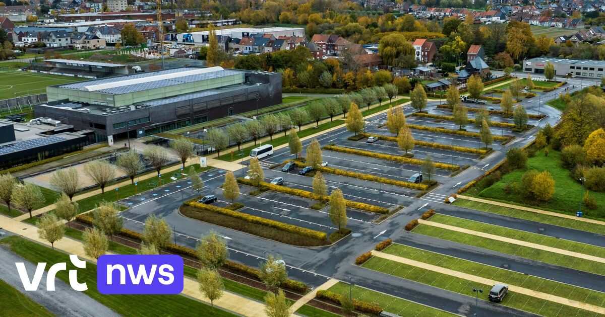 Politie van Ronse gaat extra controleren op de sportsite:"Wildparkeren ...