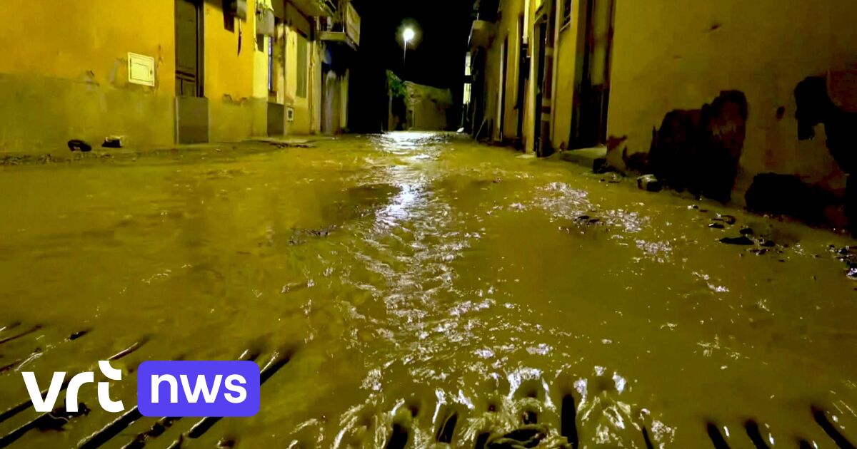 Brug weggespoeld en ziekenhuis onder water door modderstromen en ...