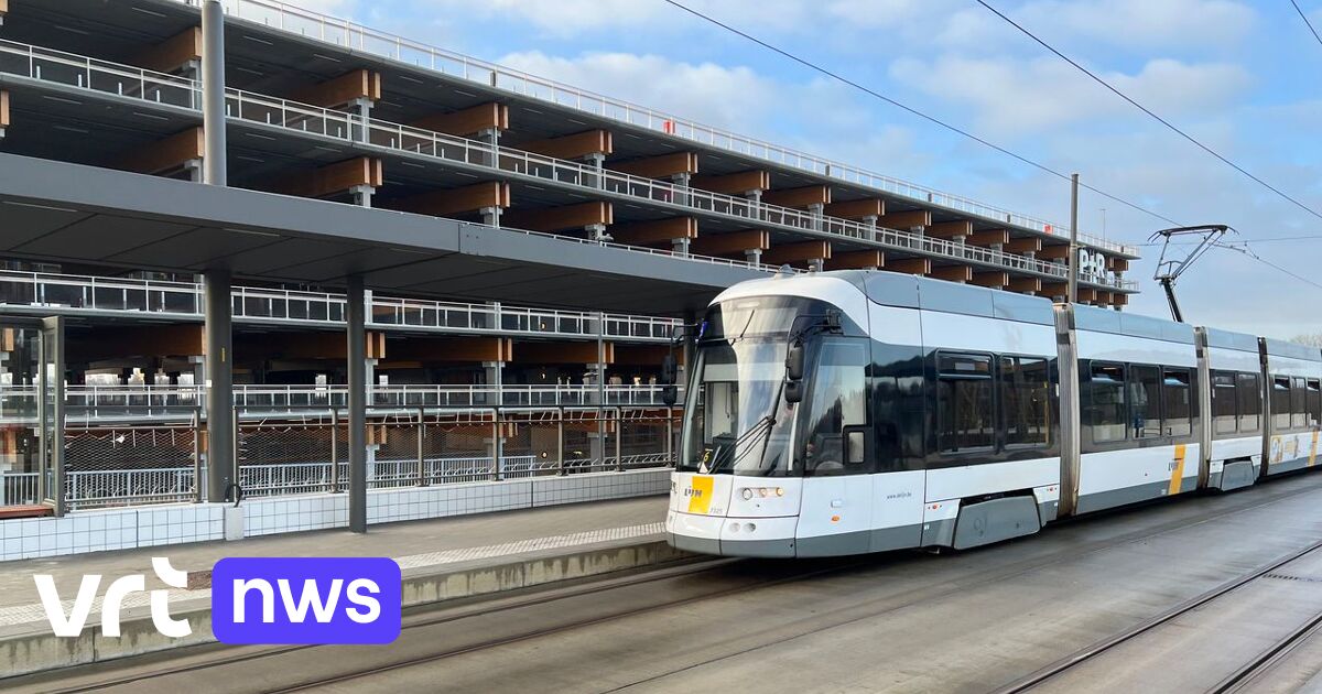 Dubbel zoveel passagiers op trams en bussen in Antwerpen dan er tickets ...