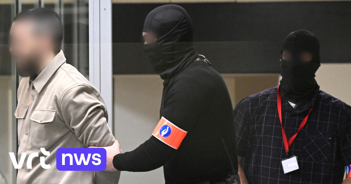 Politievakbond hekelt voorlezen van rapporten over naaktfouilleringen op terreurproces ...