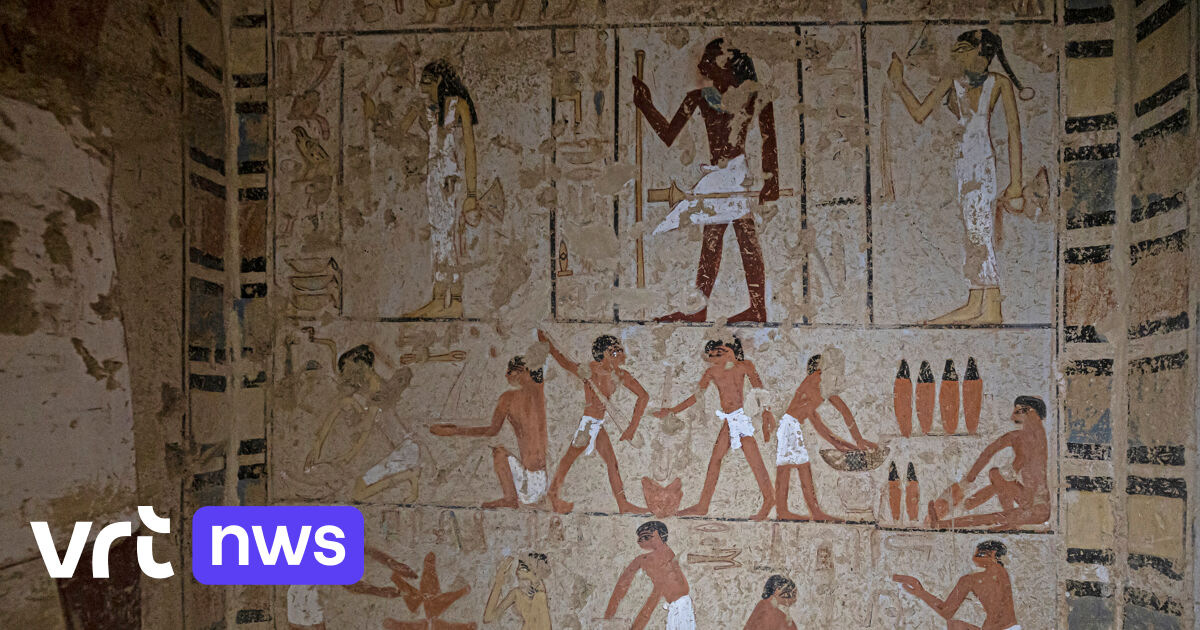 Vier graven en "een van de meest volledige en oudste mummies" ontdekt ...