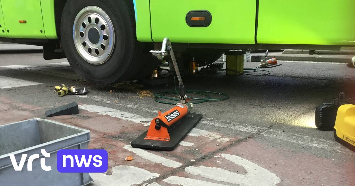 Fietskoerier overleden aan verwondingen, na ongeval in Schaarbeek | VRT NWS: nieuws