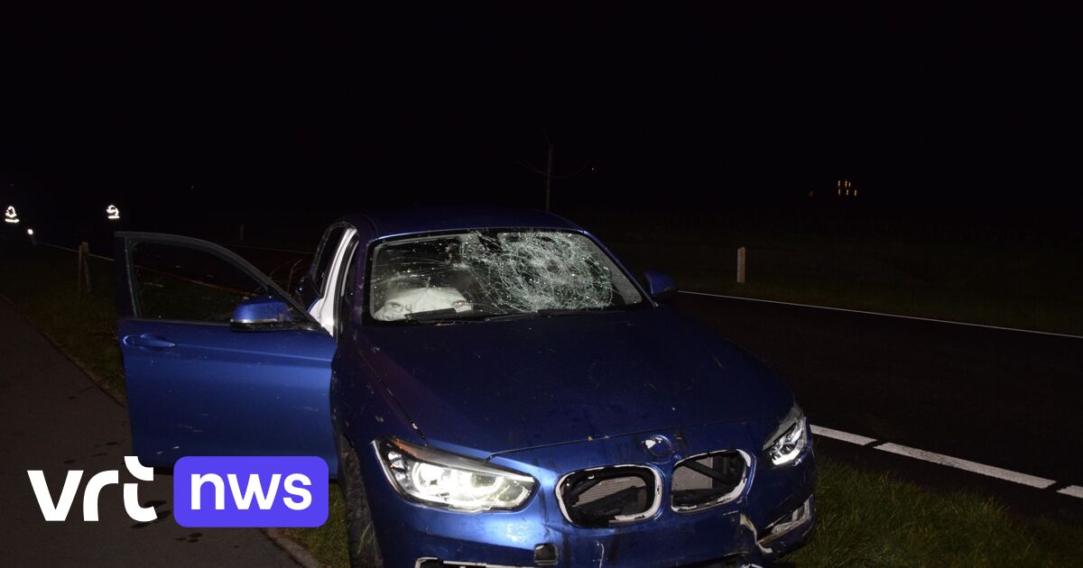 Twee gewonden bij zware botsing tussen twee wagens in Esen | VRT NWS: nieuws