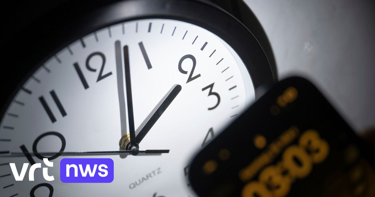 Dan toch zomeruur in Libanon: regering krabbelt terug | VRT NWS: nieuws