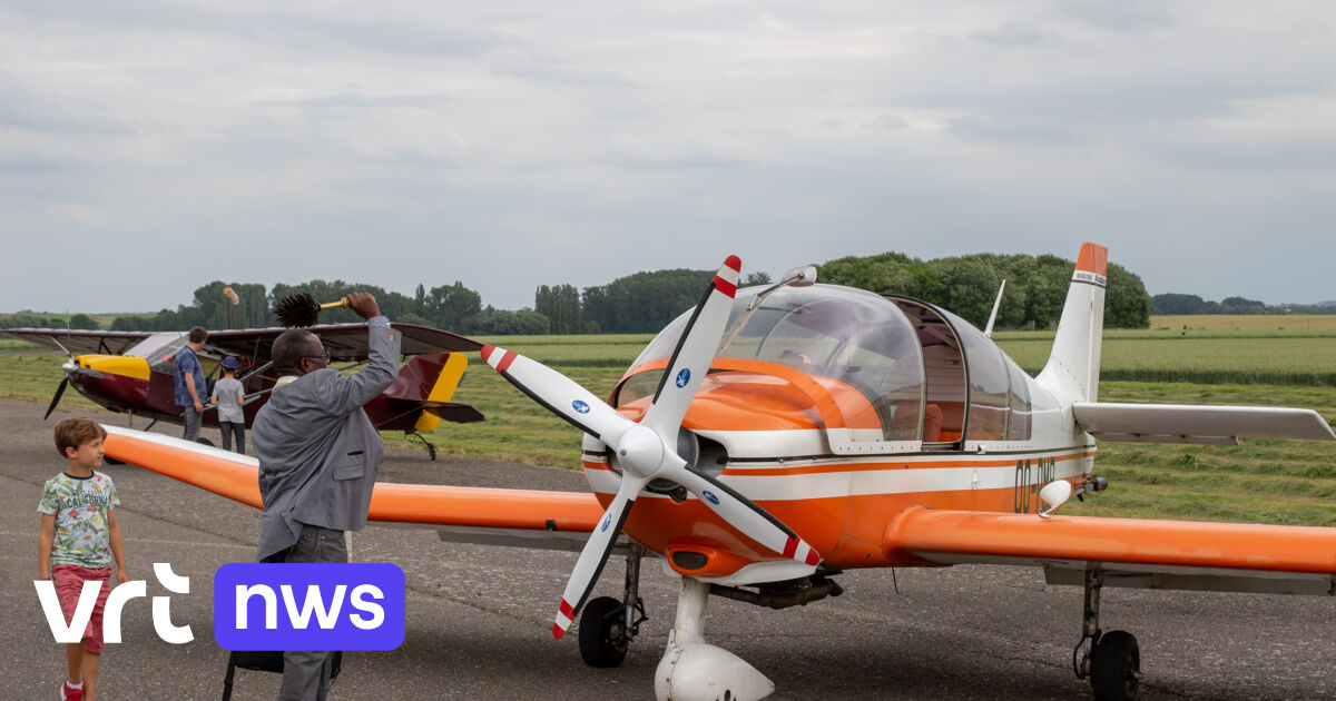 Vliegtuigwijding op het vliegveld van Goetsenhoven: "Koning Filip ...