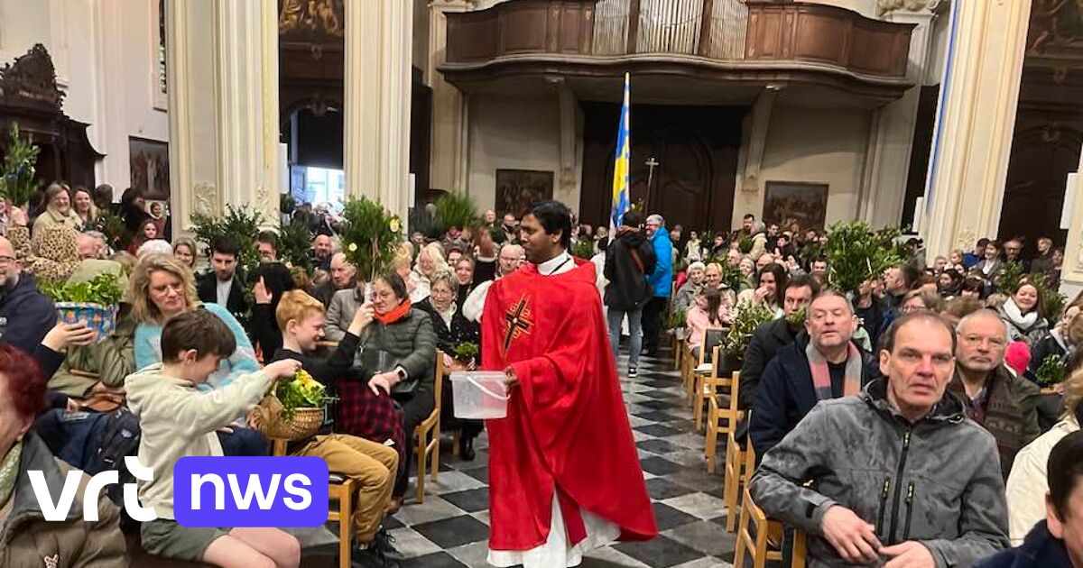 BEKIJK - Hoegaardse pater gaat overenthousiast te werk tijdens wijding ...