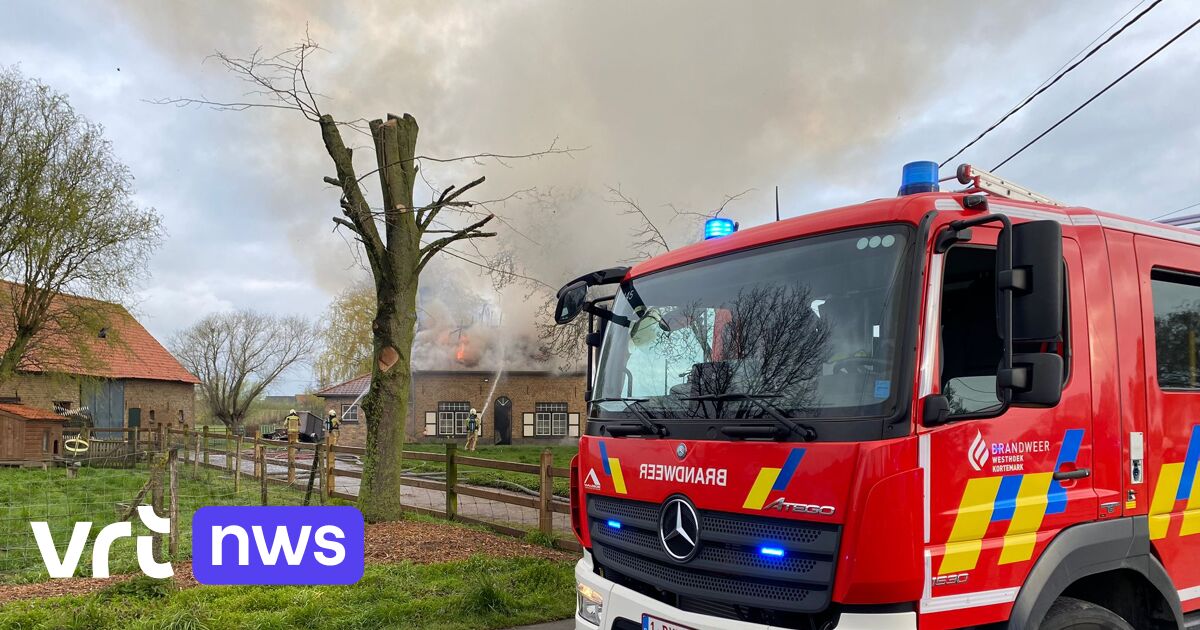 Woning volledig verwoest na schouwbrand in Zarren | VRT NWS: nieuws