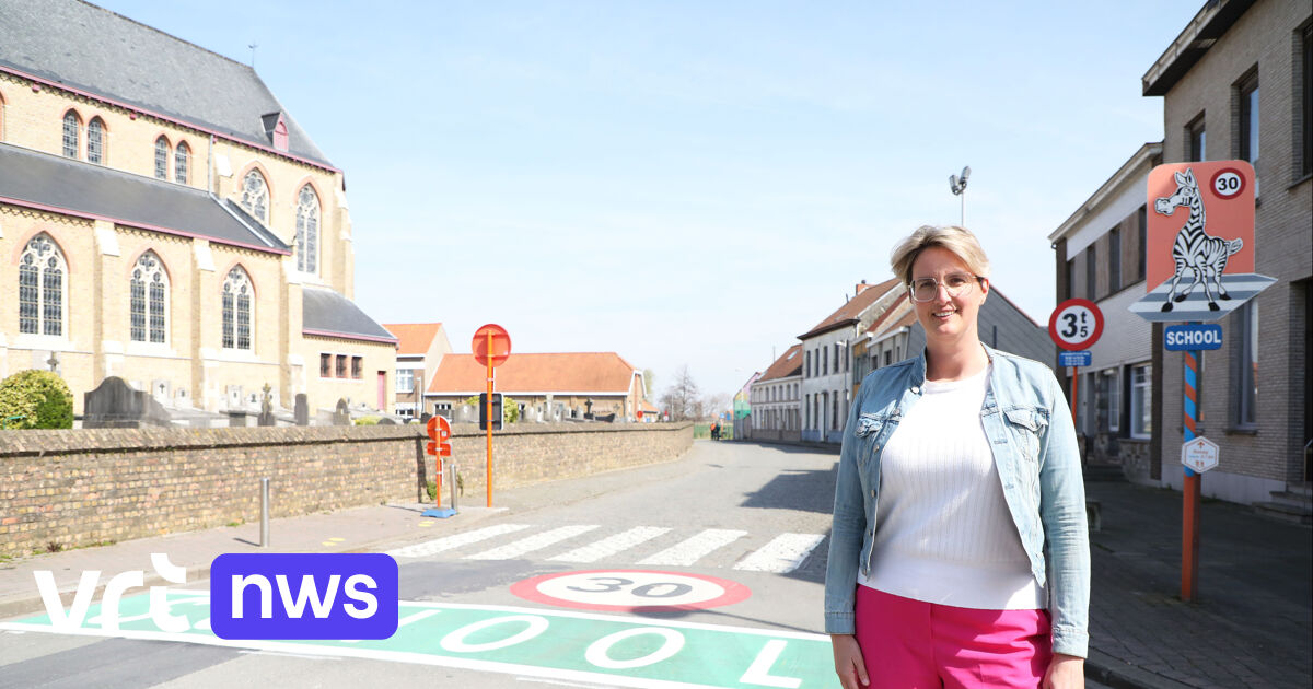 Grote groene banners moeten automobilisten voorzichtiger laten rijden aan scholen in Bredene ...