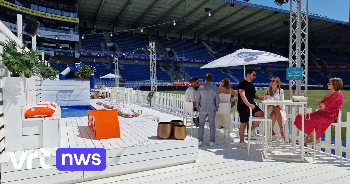 Pop-up zomerbar opent in stadion KRC Genk vlak naast heilige grasmat ...