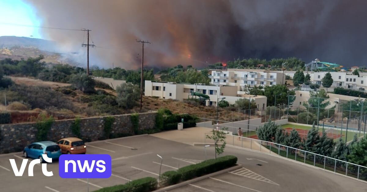 Duizenden toeristen op het Griekse eiland Rhodos geëvacueerd ...