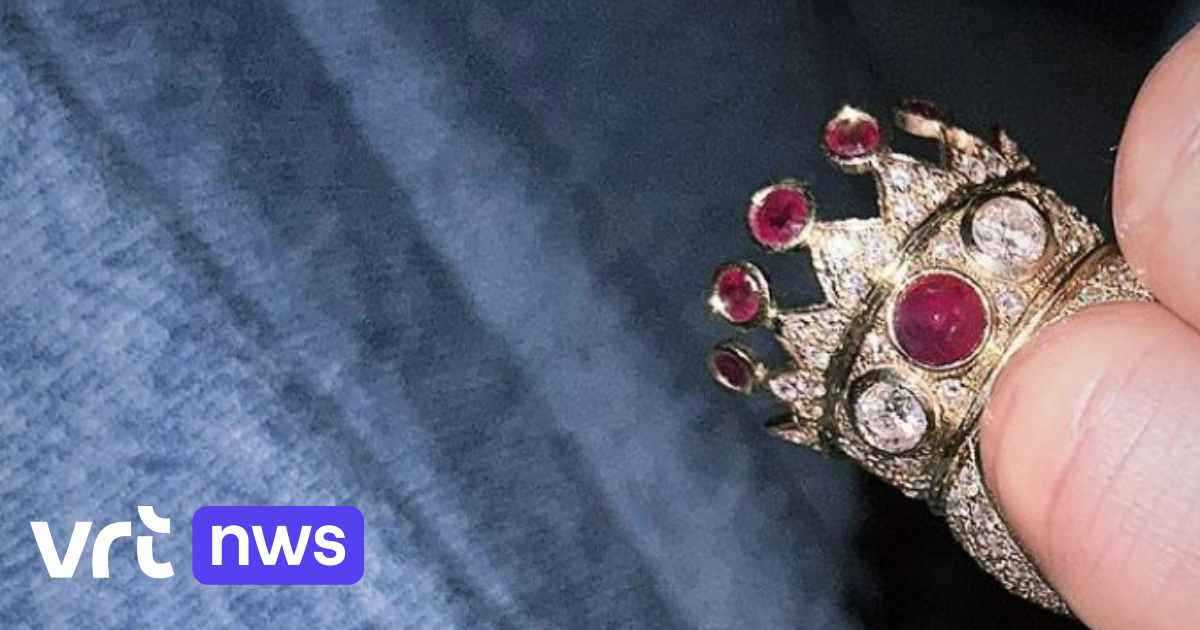 Mysterieuze koper die bijna 1 miljoen betaalde voor ring van Tupac is ...