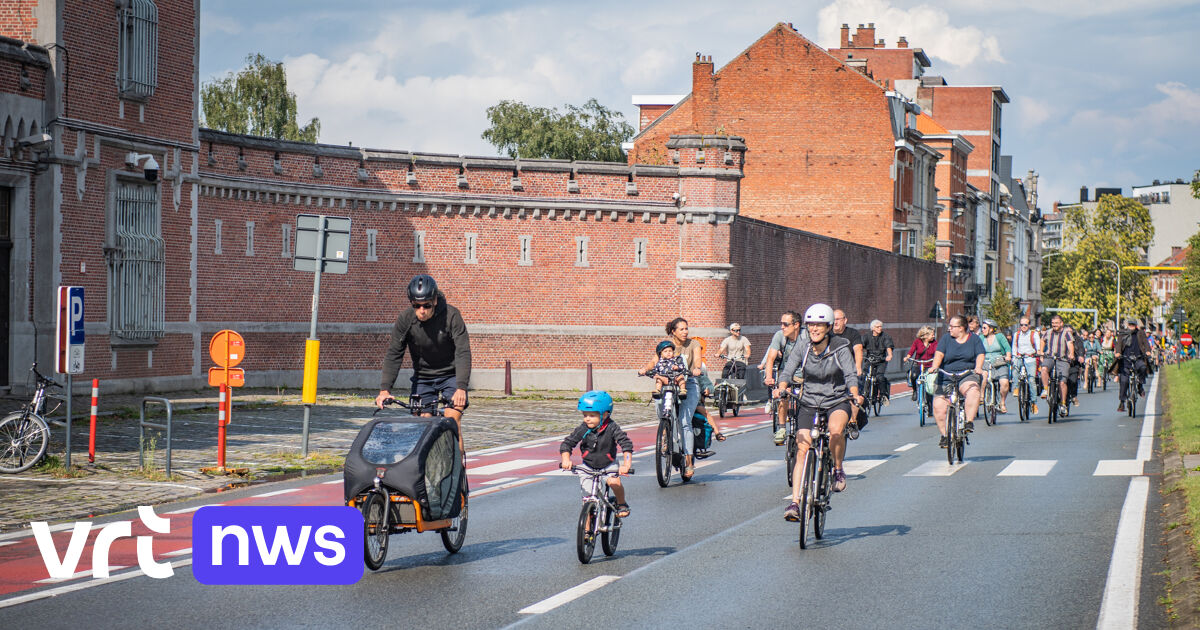 2.000 fietsers rijden op Leuvense ring tijdens Autovrije Zondag: "Cool dat we zelfs in de tunnel ...