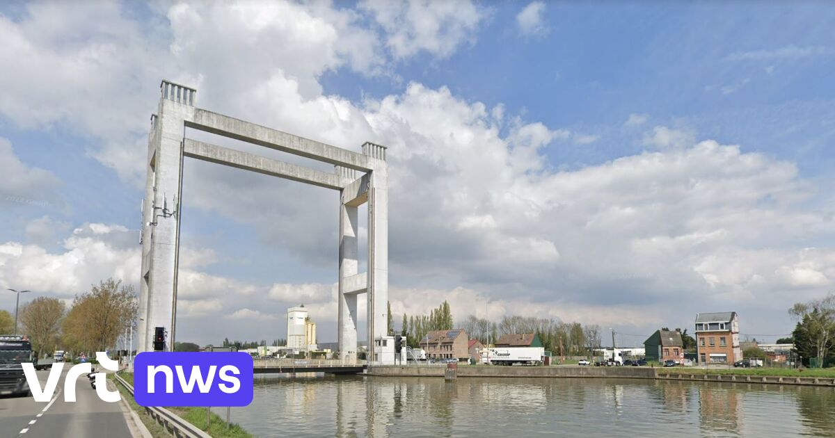 Auto rijdt tegen slagboom op Verbrande Brug in Grimbergen: verkeer ...