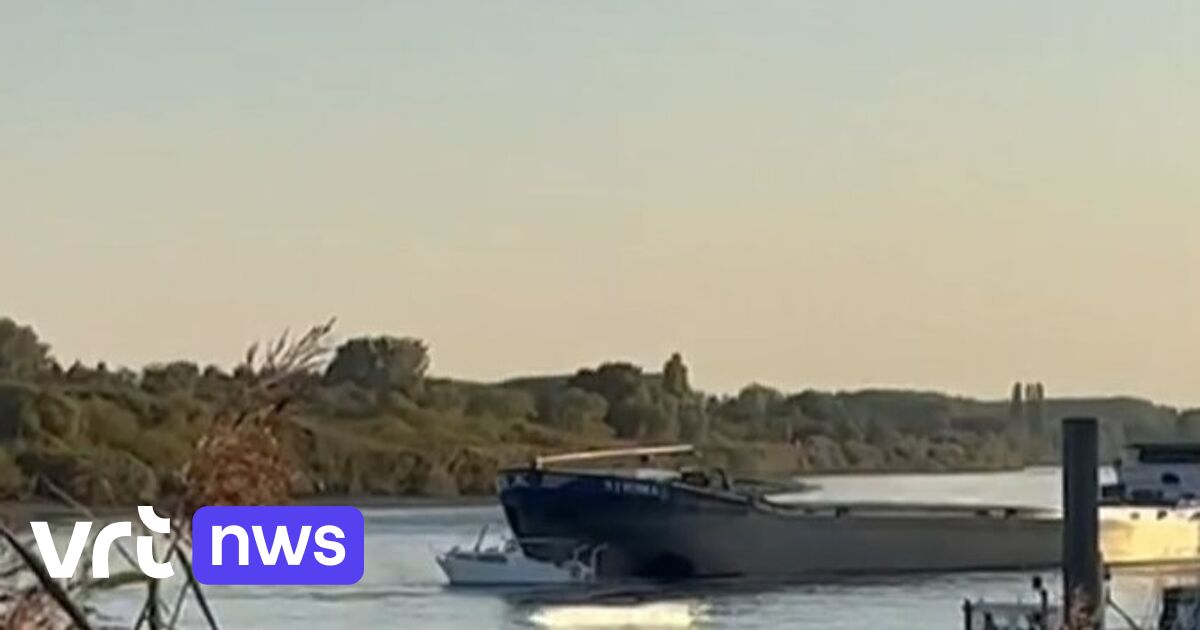 BEKIJK - Omstaander filmt aanvaring tussen binnenvaartschip en ...