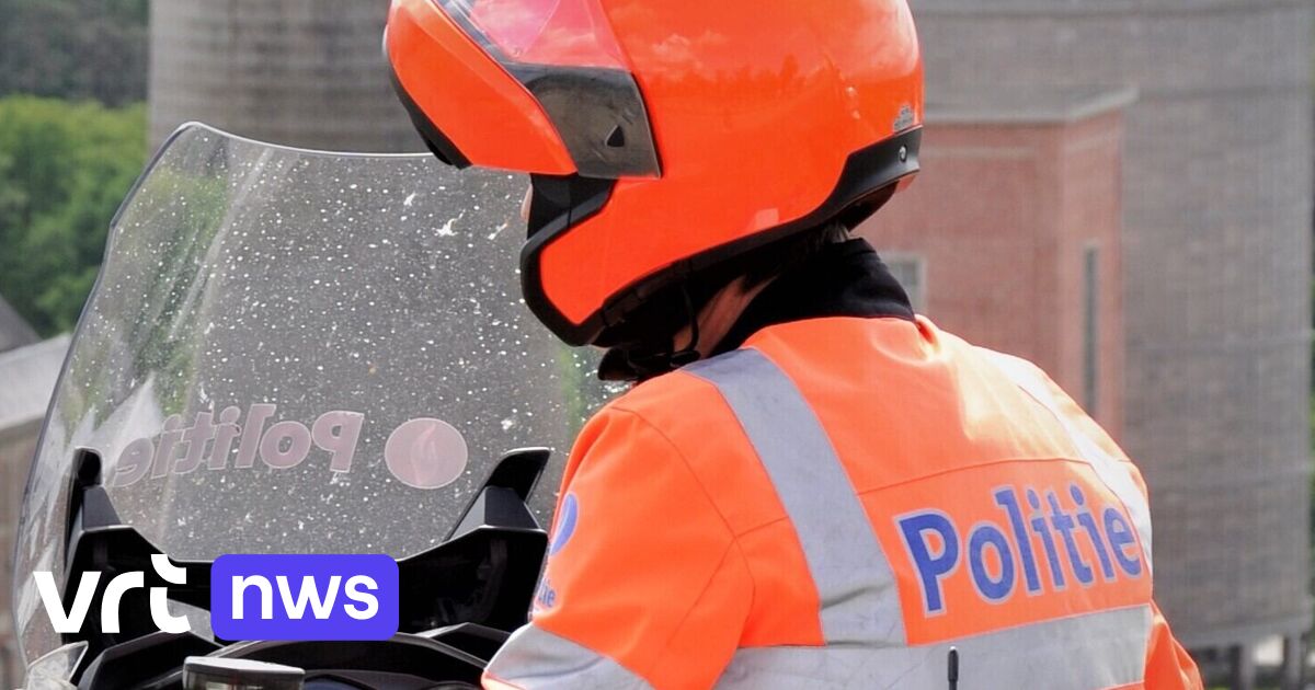 Boze bestuurder rijdt in op politieagente na verkeersboete in Beringen | VRT NWS: nieuws
