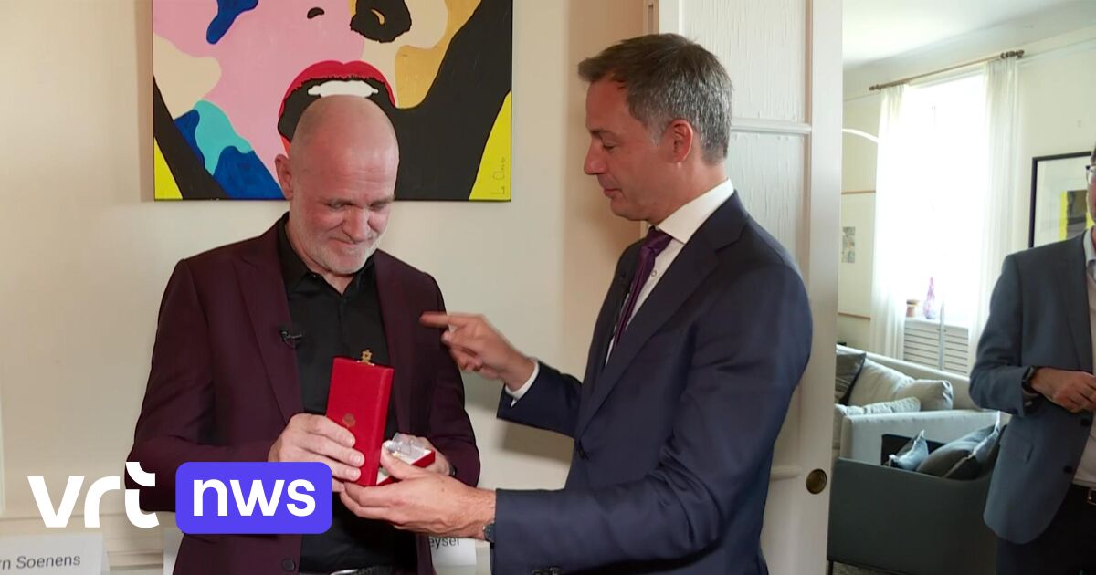 VS-correspondent Björn Soenens benoemd tot Ridder in de Kroonorde | VRT ...