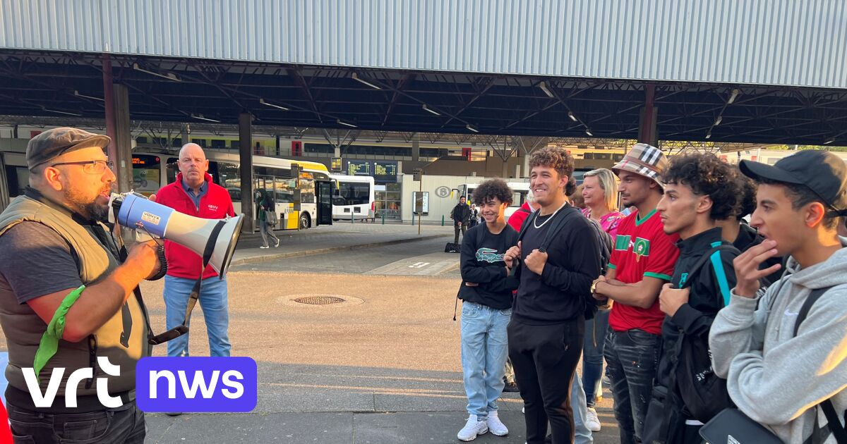 Actie aan het station van Genk tegen afschaffing bushaltes van de Lijn ...