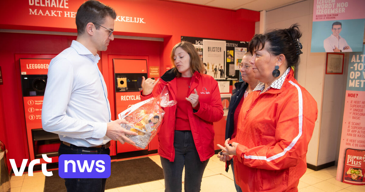 Vakbond trakteert nieuwe uitbater Delhaize Izegem op mand suikerbonen ...