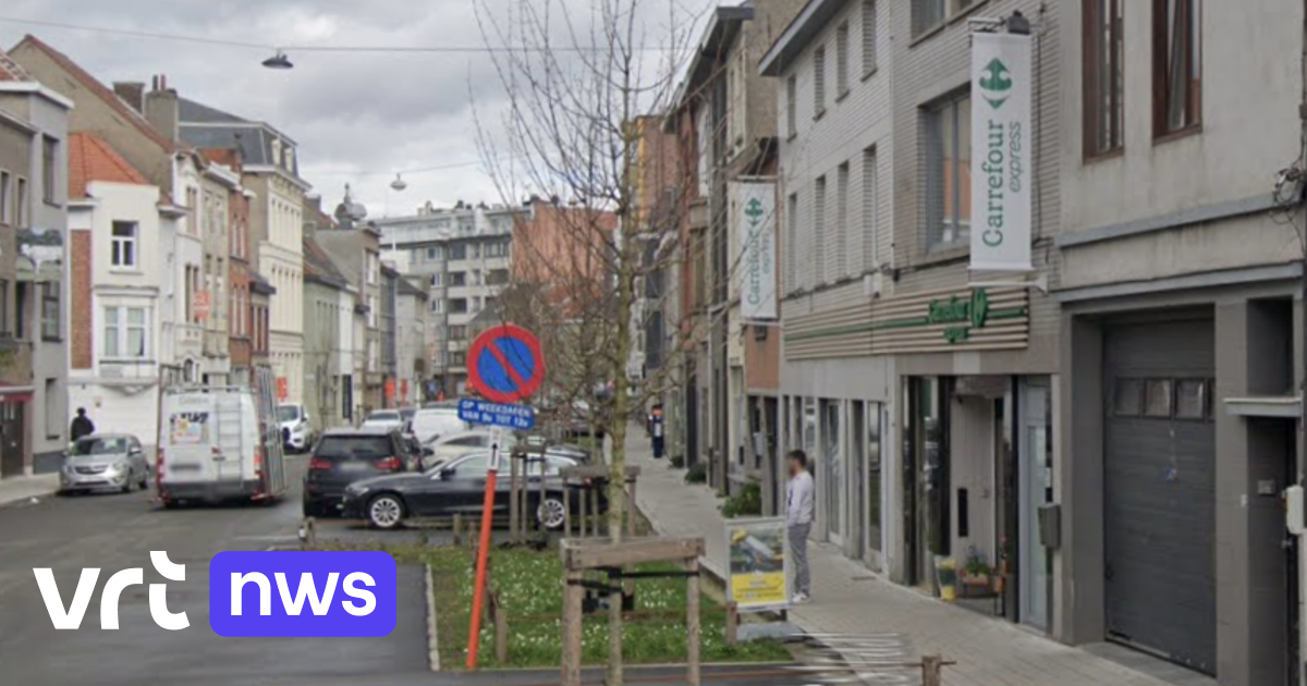 Gewapende man pleegt overval op supermarkt in centrum Gent, dader is op de vlucht | VRT NWS: nieuws