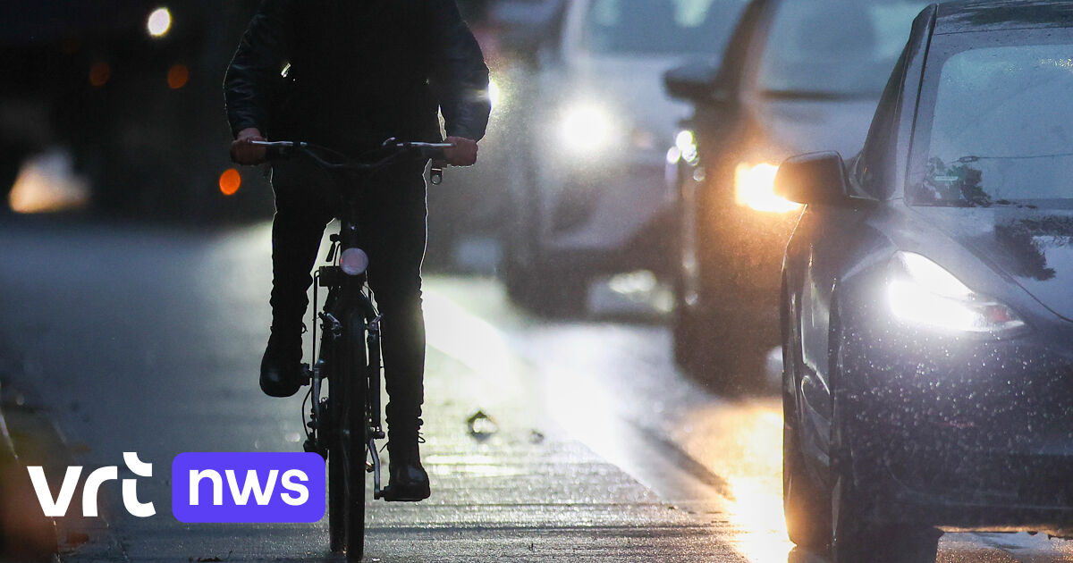 Morgen eerste avondspits in het donker: kans op ongevallen voor voetgangers, steppers en ...
