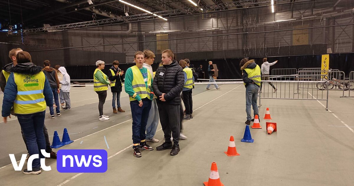 Lommelse leerlingen worden aangeleerd hoe (on)zichtbaar ze zijn in het verkeer op nationale ...