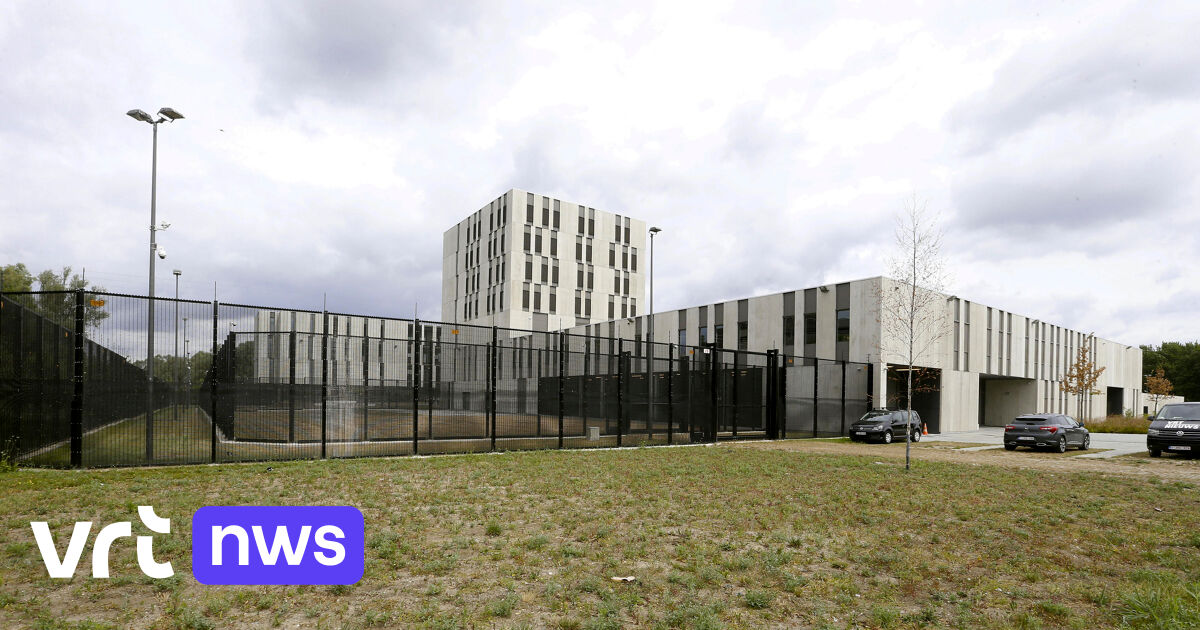 Geïnterneerde sticht brand in Forensisch Psychiatrisch Centrum in Antwerpen en loopt ernstige ...