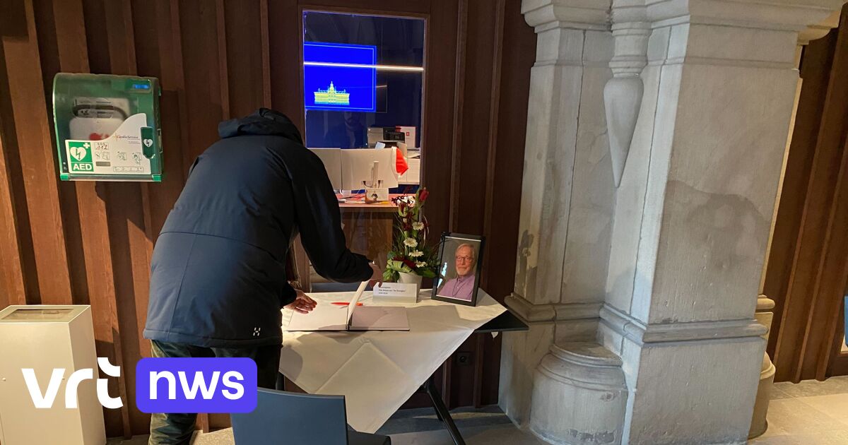 Fans van overleden Stranger Alex Boeye ondertekenen rouwregister in ...