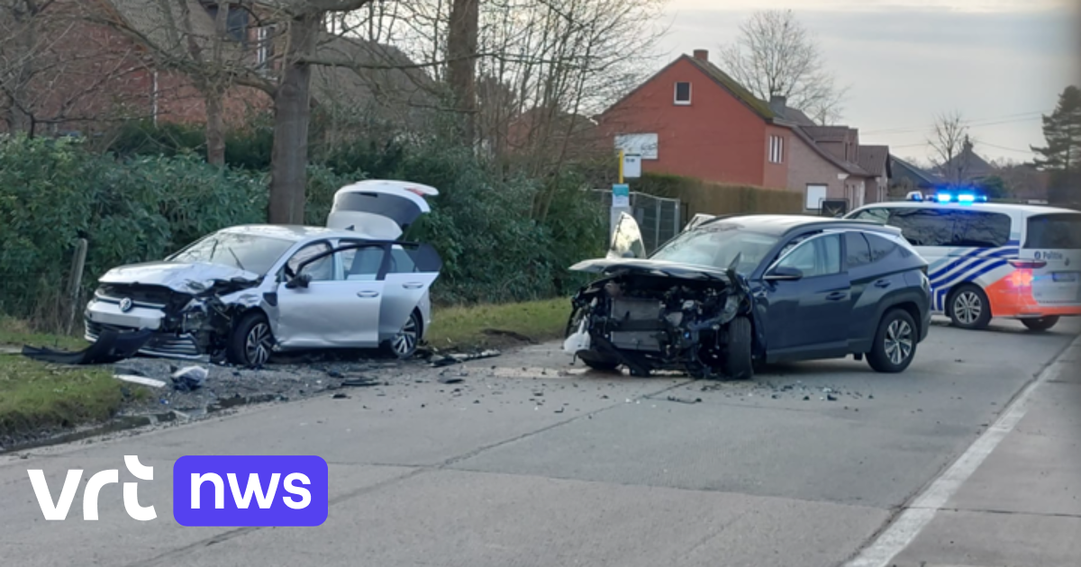 Moeder (32) raakt zwaargewond bij frontale botsing in Heist-op-den-Berg | VRT NWS: nieuws