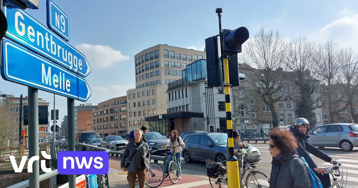 Fietsersbond vraagt meer actie van Vlaanderen jaar na ongeval aan Keizerspoort in Gent | VRT NWS ...