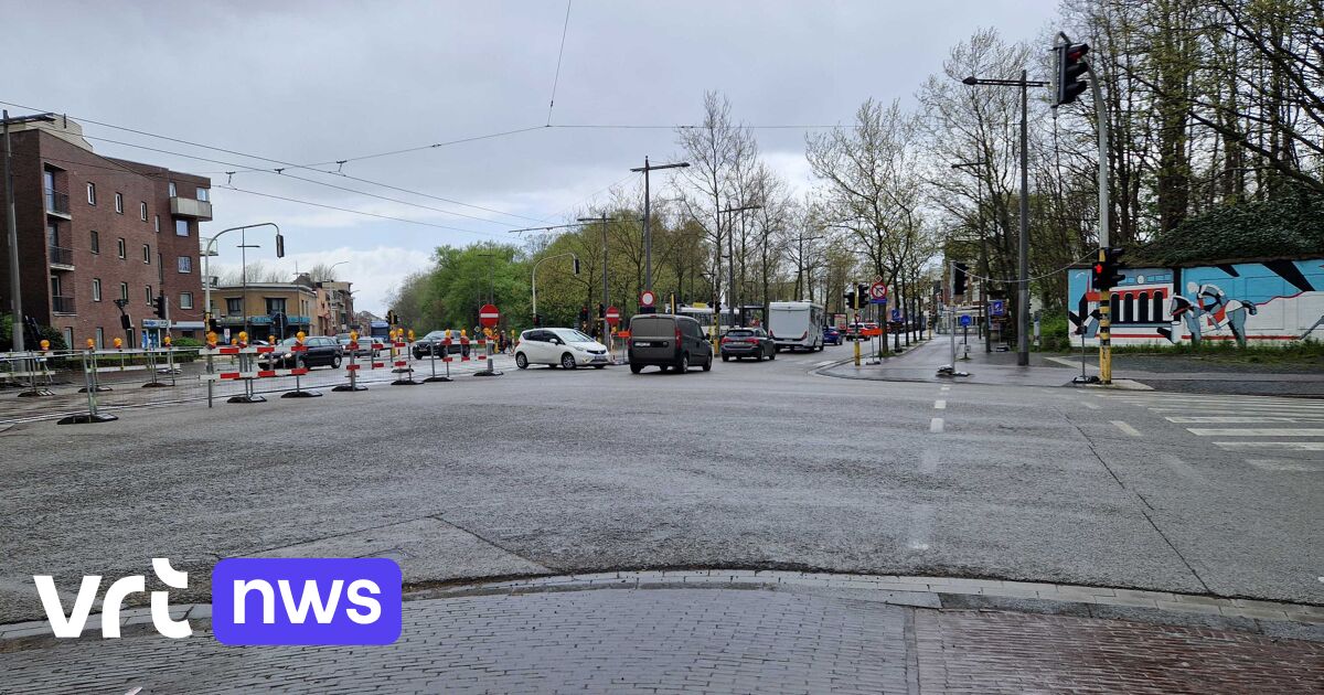 Politie roept op omleiding te volgen bij werken aan druk kruispunt Mortsel: "Veel bestuurders ...