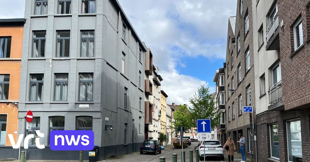 Vrouw (32) die vriend doodstak in Gent blijft in de cel, gerechtspsychiater aangesteld | VRT NWS ...