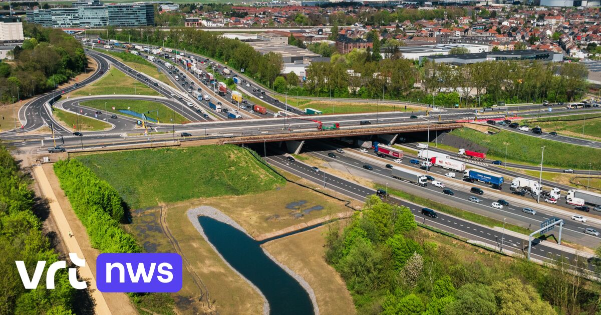 Eerste Vlaamse autobrug in cortenstaal over Brusselse Ring geopend in ...