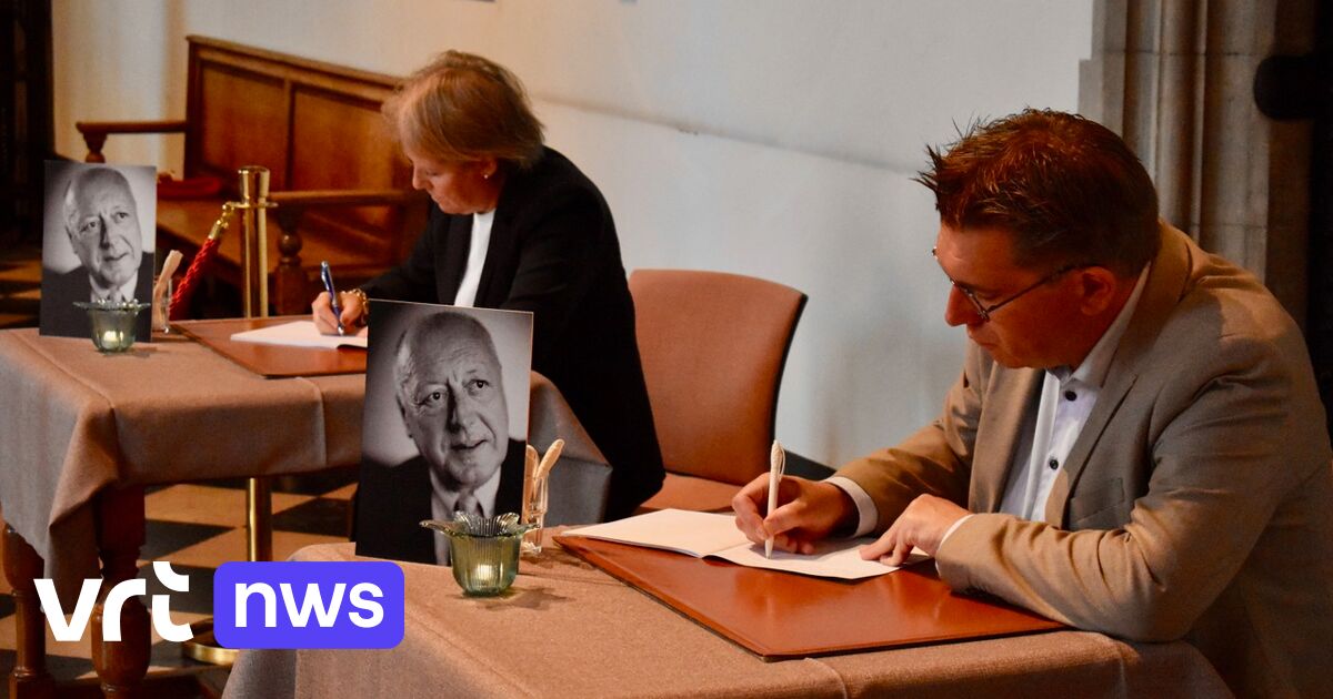 Rouwregister voor oud-burgemeester Patrick Moenaert geopend in stadhuis van Brugge | VRT NWS: nieuws